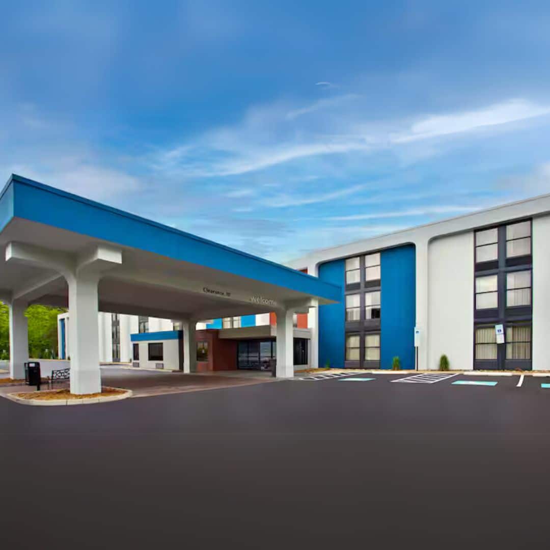 Hamco Logos - Lion Country Lodging